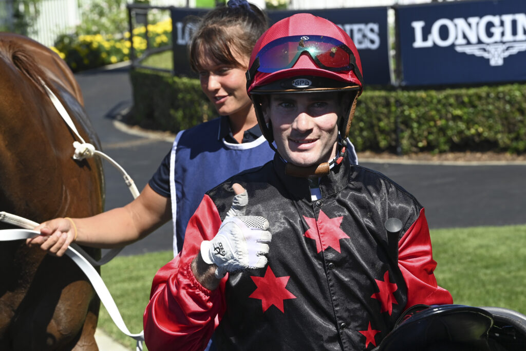 Schiller shines as Gibbons v Lloyd battle hots up | Just Horse Racing