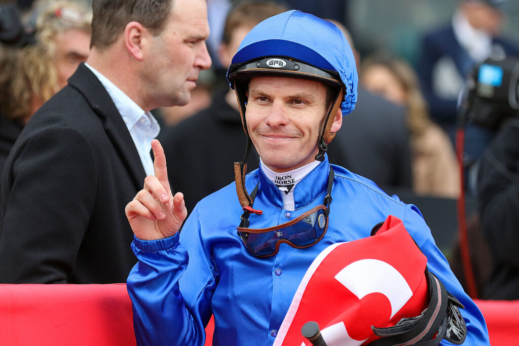 Ben Melham breaks leg in Caulfield fall | Just Horse Racing