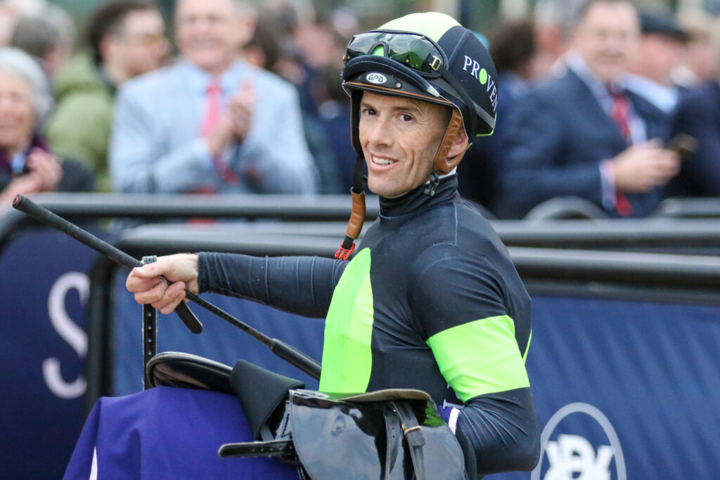 Jay Ford suffers head knock in race day fall | Just Horse Racing