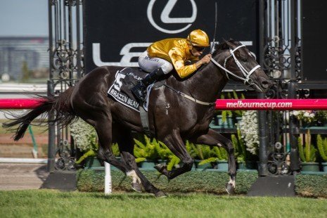 Brazen Beau wins the G1 Newmarket Handicap | Just Horse Racing
